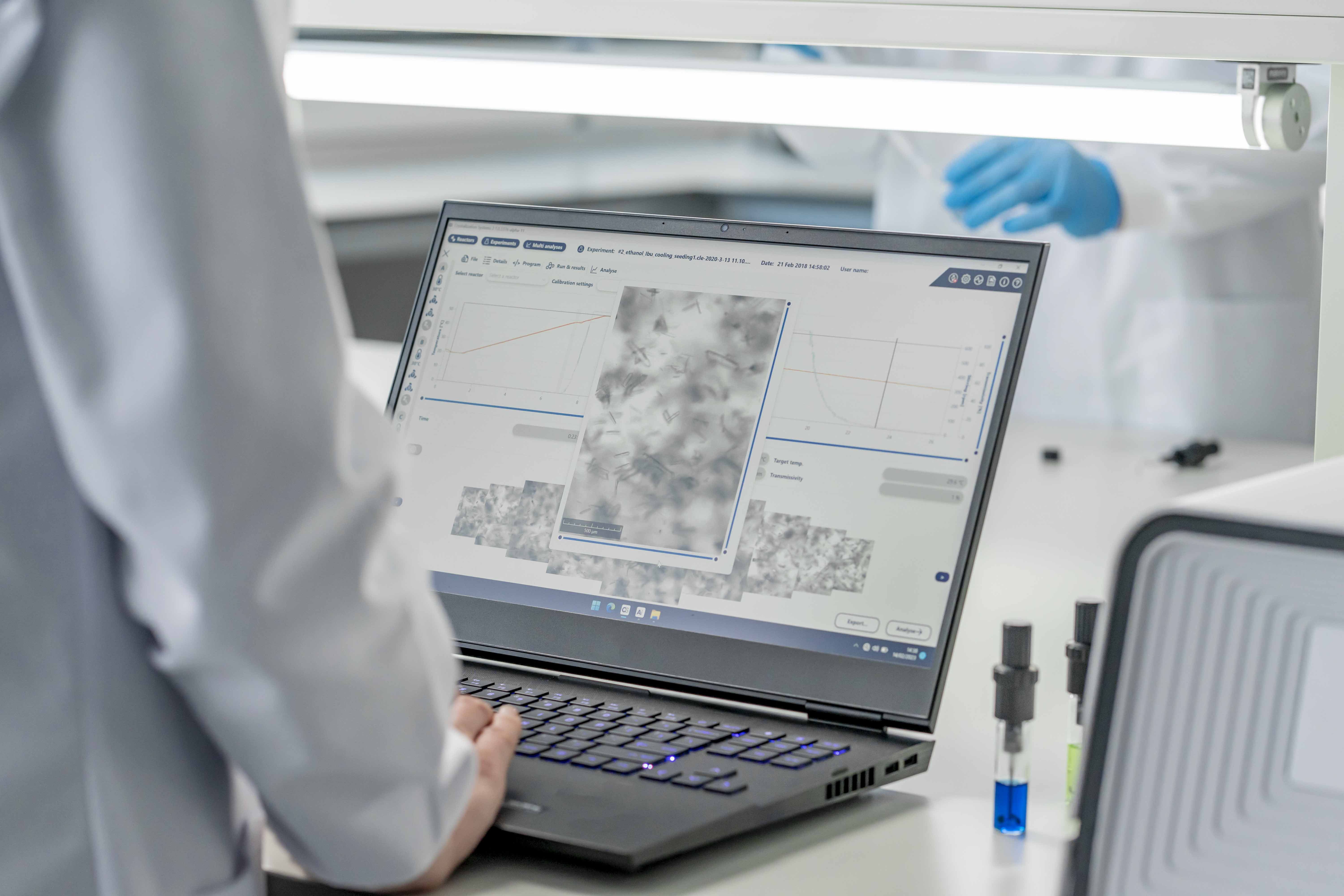 Particle view imaging on the CrystallinePV instrument - Technobis Crystallization Systems